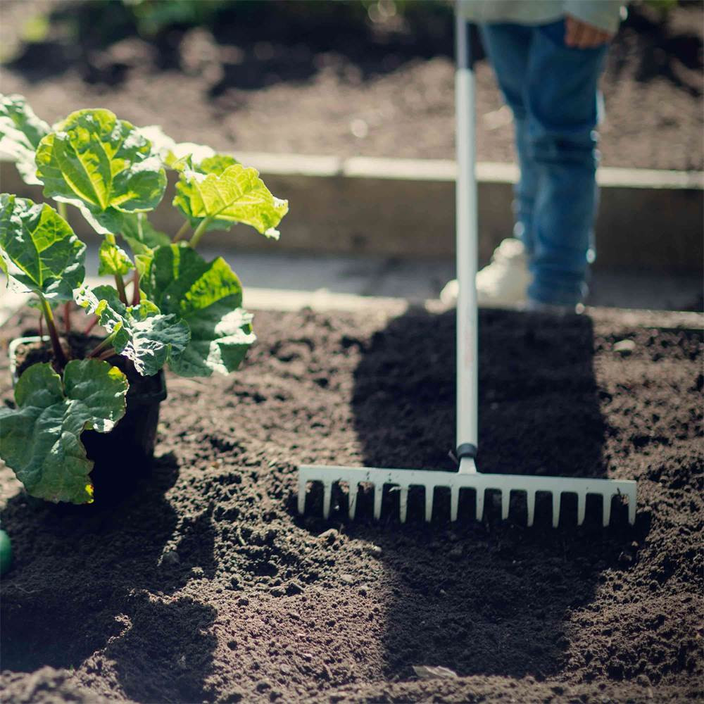 Fiskars Rateau à dents courbes LightTM - 14 dents