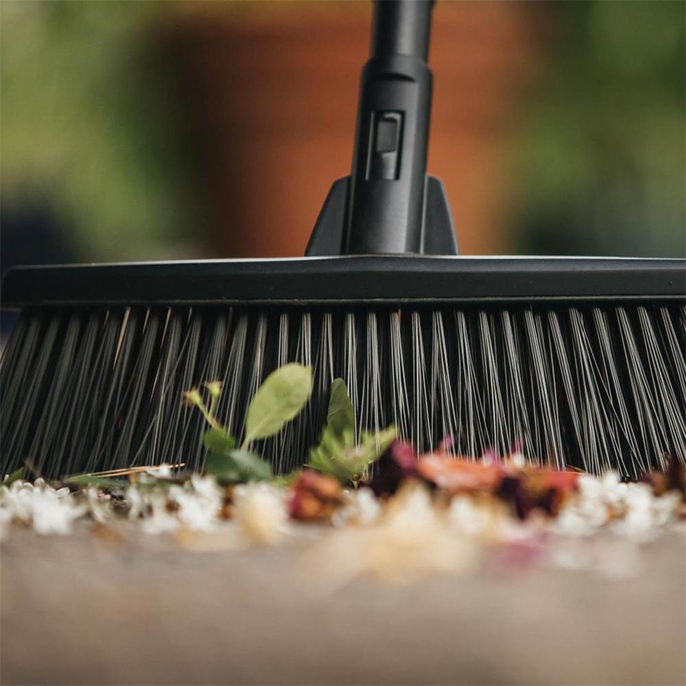 Fiskars Balai Multi-usages - Solid M